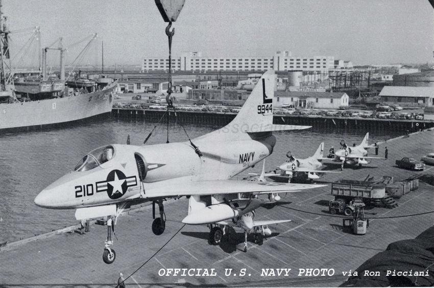 VA-72 | The Skyhawk Association