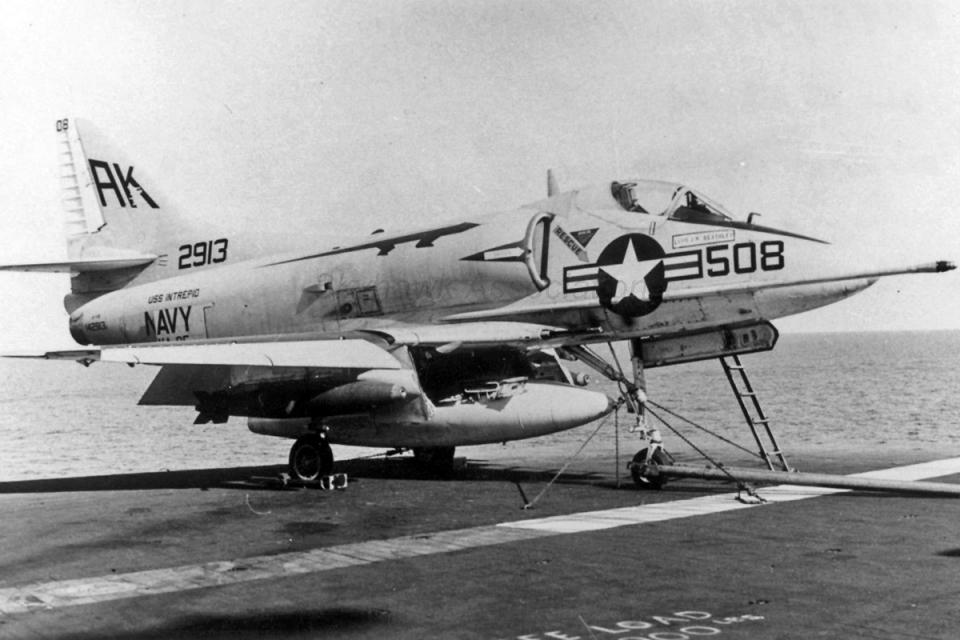 VA-95 | The Skyhawk Association